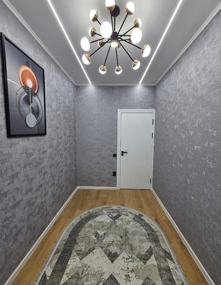 Метро  Ойбек. Улица Шахрисабз  3 комнатная.