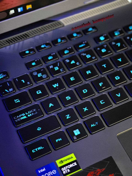 Мощный игровой Asus Rog Strix G16 Core I713700HX