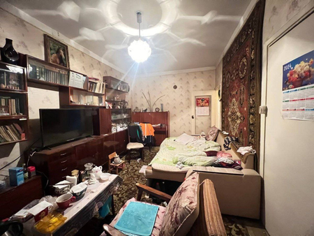 Срочно продам юнусобод 4 2/2/4 бал 1.5/6 раздел комнаты