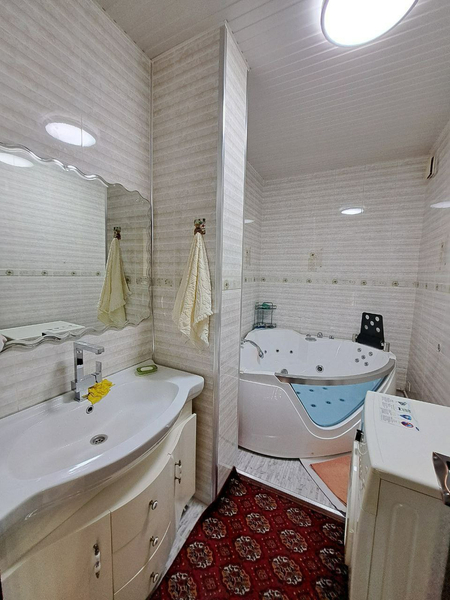 4/4/9. Спутник-16, Янгихает р-н (Сергели). Метро 800 м. Квартира 94 м²