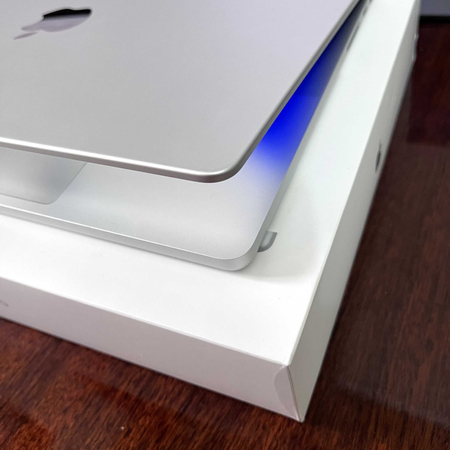 Macbook pro M1 pro 14inch yangi, 6 sikl