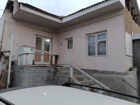 Хасанбой битонкадан 300м ичкарида 2.8 сотих Уй сотилади