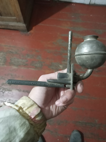 Вентажная горелка от стариного утюга. Звоните в выходные дни.
