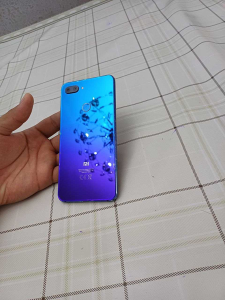Mi 8 Lite  4/64 .