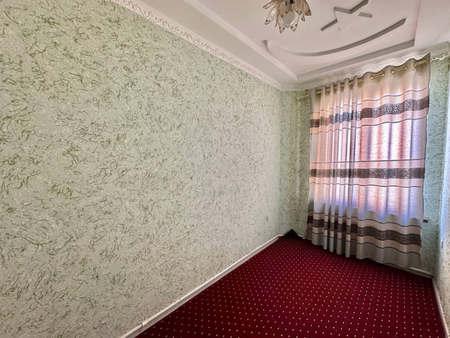 Продается 2х переделанный в 3х комнатный квартира в районе Согдиана