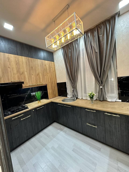 Паркенский , 3/2/8 , евро ремонт , 60м2 , 92 000 у.е