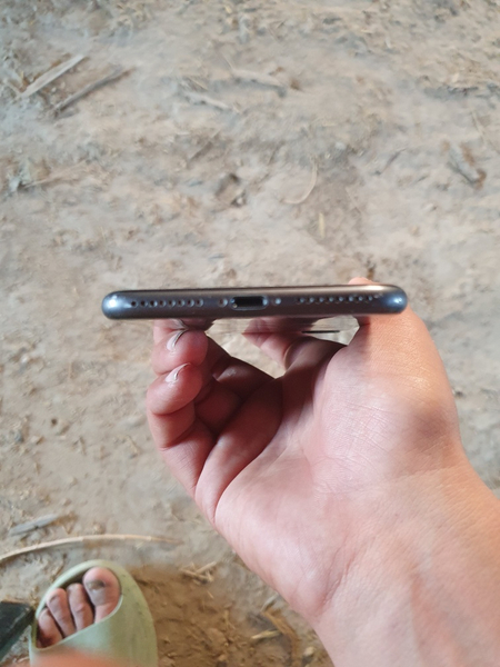 Iphone 8+   64GB