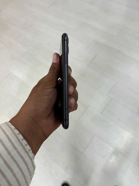 iphone 11  64 gb sotiladi