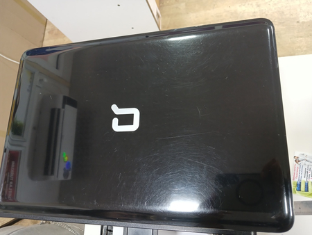 Noutbuk compaq ishlashi yahshi