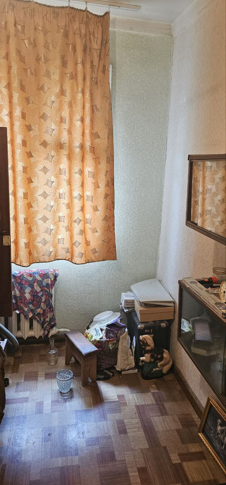 3 х КОМ Спутник 8 первый этаж в деревянном доме.огород въезд авто 41.т