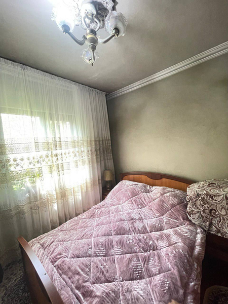 Qorasuv 1 kvartira sotiladi 4/3/4 balkon 2*6 ipotekagaxam sotiladi