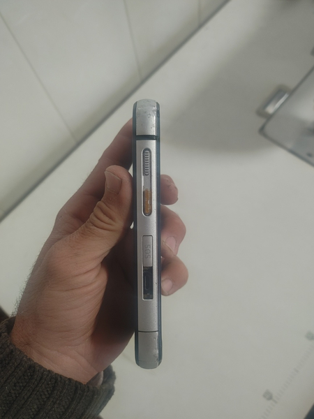 Телефон сотилади Cat s60 suvda ham hech narsa bo'lmaydi