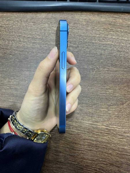 I Phone 13 mini blue