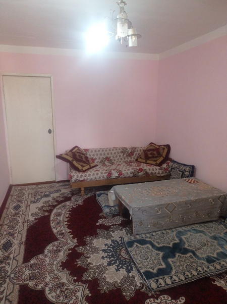 Яшнабадский р-н. Панельный. 2-х комн. 2-й этаж. 47м².