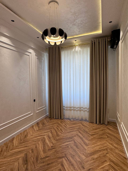 Shaxar markazida Yengi Aftiriski proyektli Full xonadon
