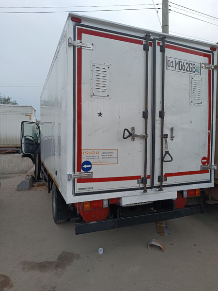 Isuzu сотилади пробег 480000 халол тоза