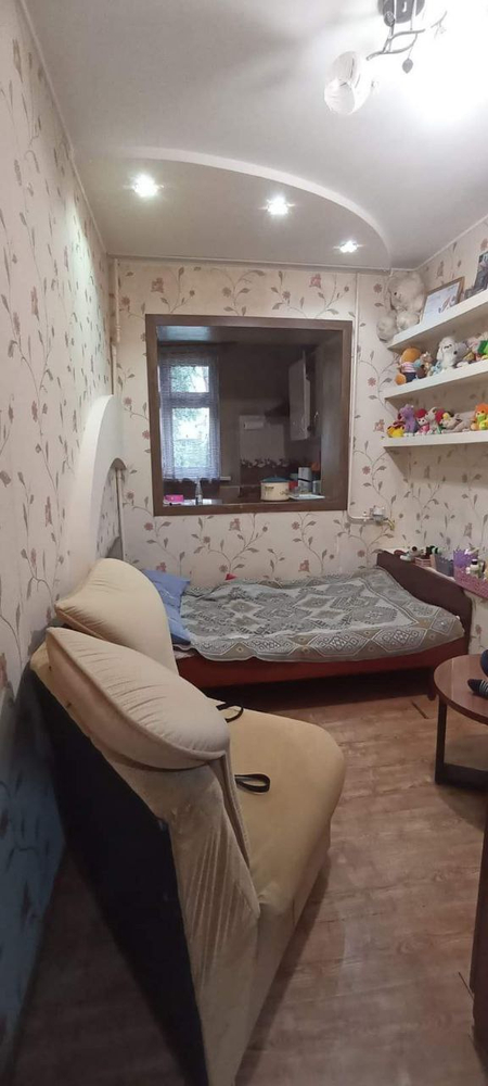 Продается 2/1/4 спутник -4