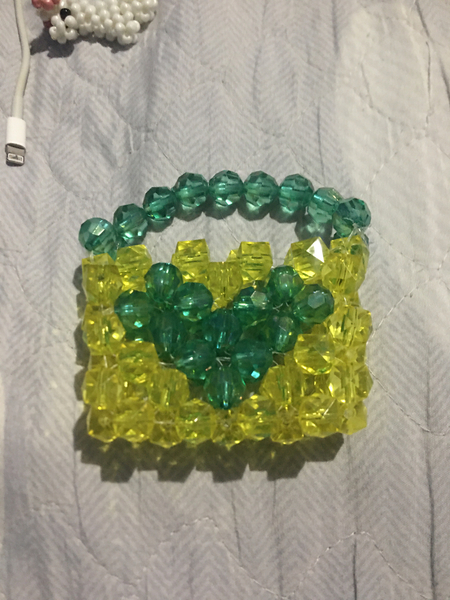 Фигурки из бисера.