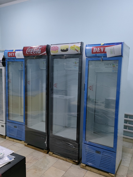 Акция !!! Продаются витриные холодильники.