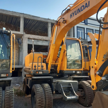 HYUNDAI экскаватор