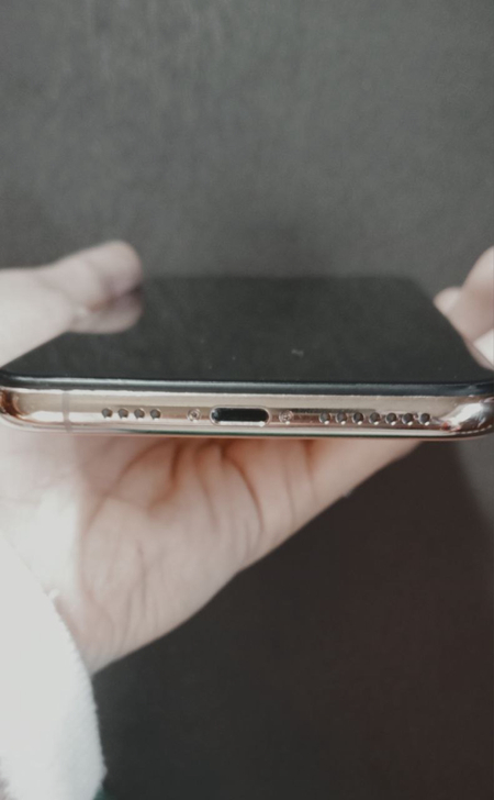 Iphone Xs max gold