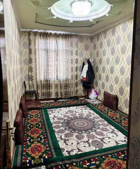 6 hammomda srochna 2 xonali uy ijaraga beriladi narxi 300 y. e.