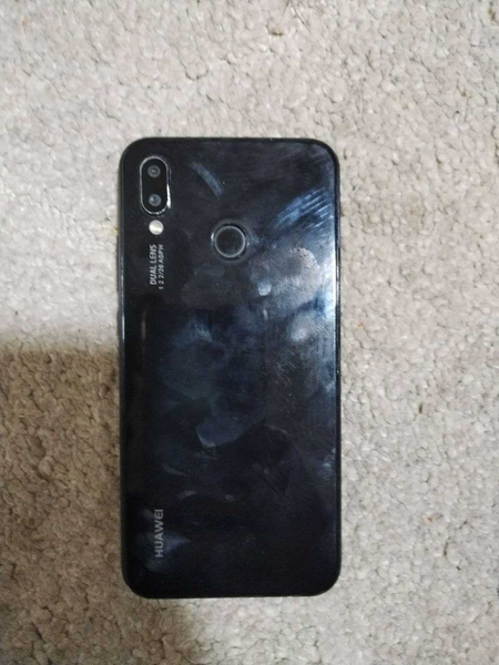 Huawei 4/32Гб сотилади $ 100