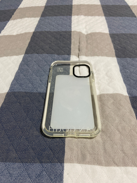 Чехлы на IPhone 11