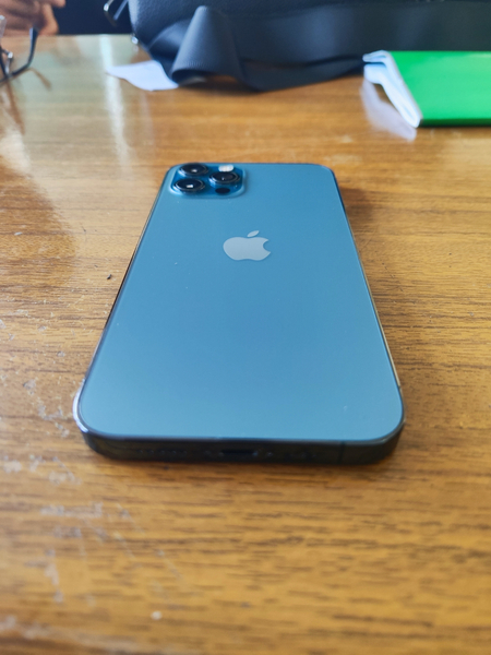 Iphone 12 pro, 128 gb original hech qati almashmagan