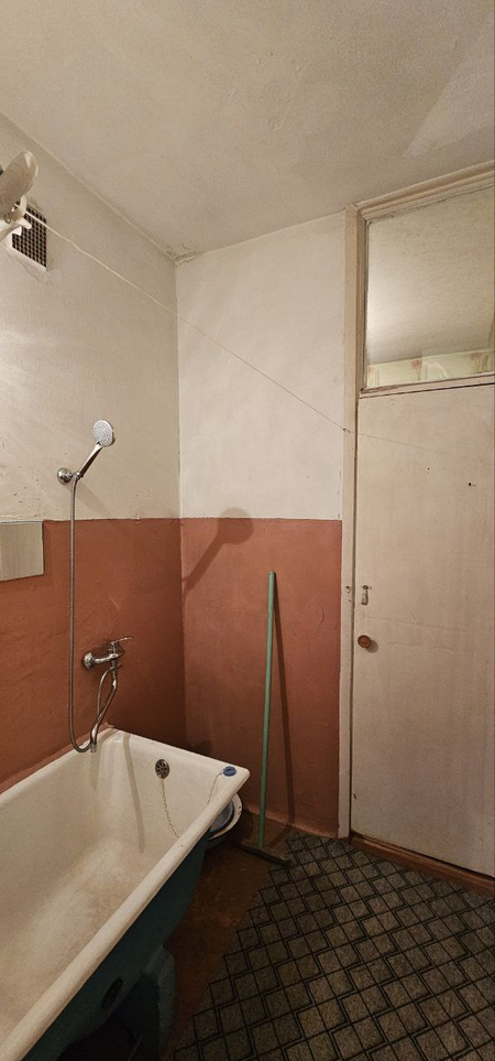 Чиланзар 11кв  1/4/4  1,5+3м²  33м²
