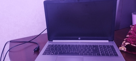 Notebook sotiladi srochno xolati ideal ssd2 qoyilgan