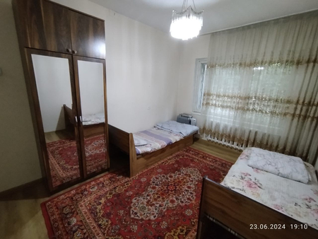 Феруза 2 хона 1 этаж оилага берилади срочно