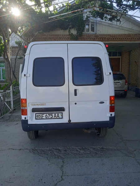 Ford sotiladi. Mator xadavoy holati zo'r