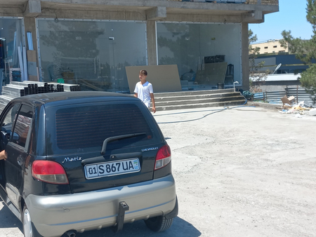 Yunusabad 18kv betonkada gvardeyiski bozorni roparasida 30kv.dan 2ta