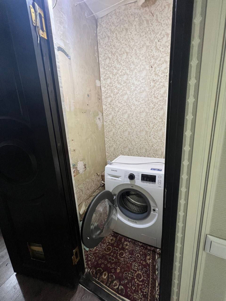 Срочно ПРОДАЁТСЯ Ул Бабур 3Х-Комнатная -переделаная 2Х /6/9 Отд вход