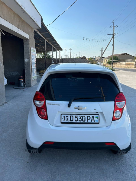 Spark 1.25 Sotiladi 2013 yil газ 2 позиция