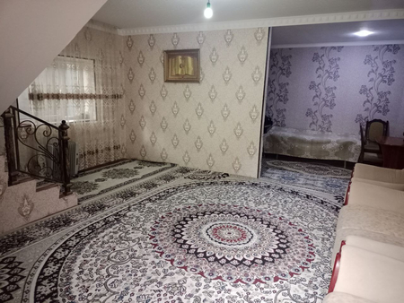 Ховли тутзор янги тошмидан кирганда