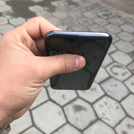 Iphone x sotladi