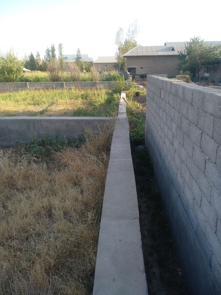 Uchastka sotiladi