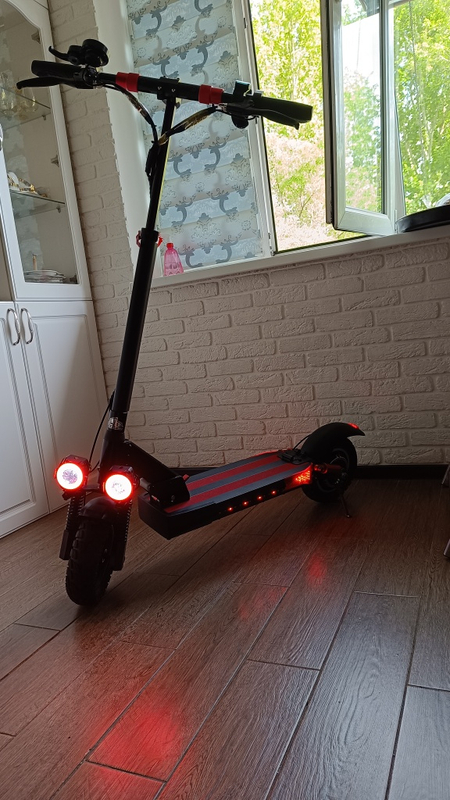 электро самокат Kugoo m4.