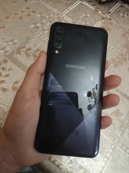 Продам смартфон SAMSUNG A30S