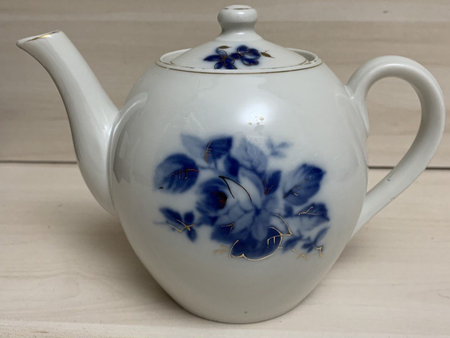 Продам маленький чайник