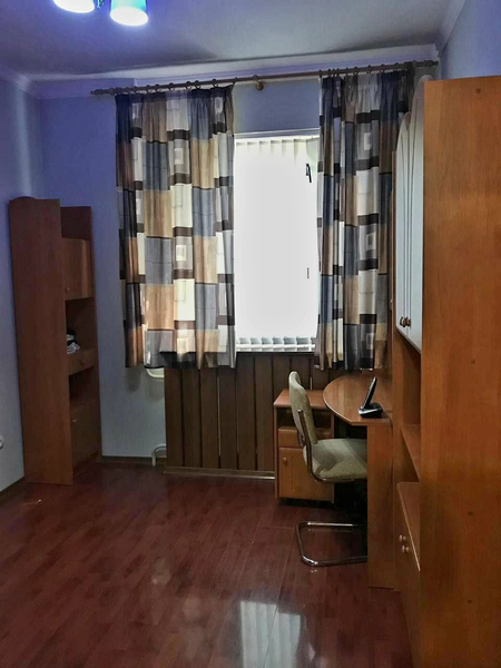 Срочно продаётся Ц 5 4х комнатная