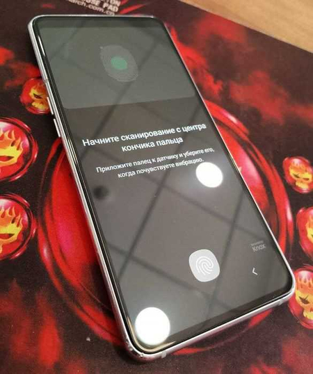 Срочно продаётся Samsung Galaxy A80 идеал