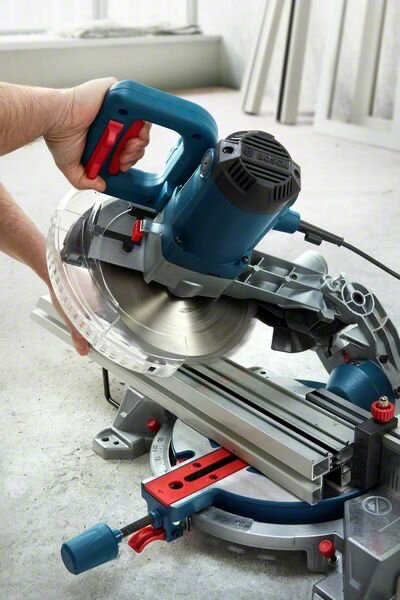 Торцовочная пила (торцовка, тарцовка) BOSCH GCM 216 pro