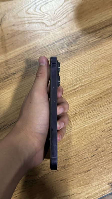 Iphone 14 pro purple