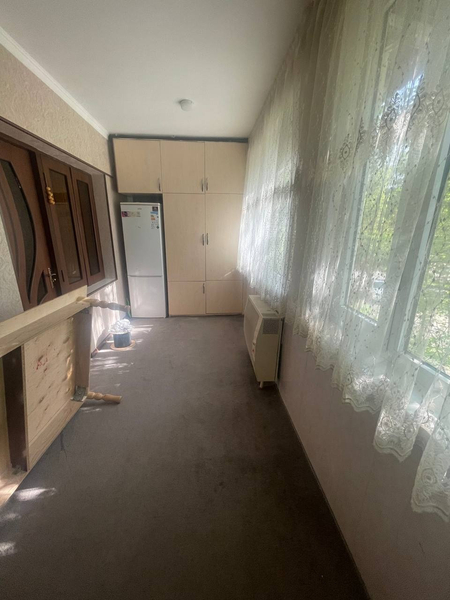 Срочно задаётся аренду 2комнатная адреса мархабо 250$