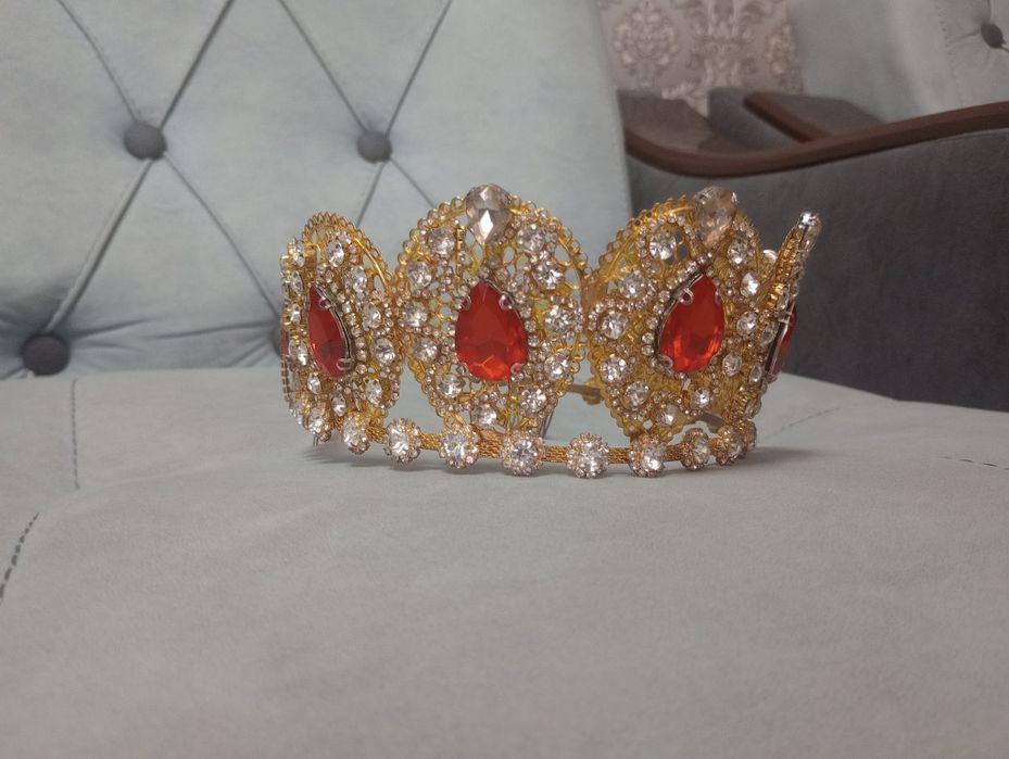 Корона ручной работы