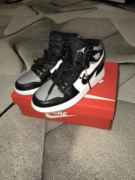 Nike Air Jordan 1 Mid