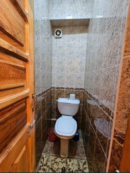 Юнусабад 3 комнатная на 2 этаже 4 этажного кирпичного дома